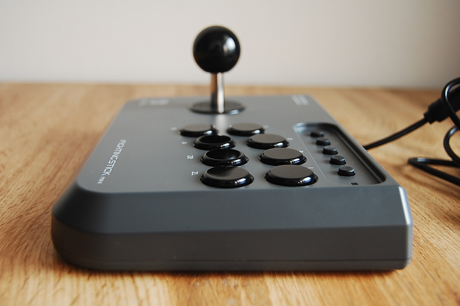 【レビュー】入門用の低価格アケコン『ファイティングスティックmini』 | INGSTE | イングスト