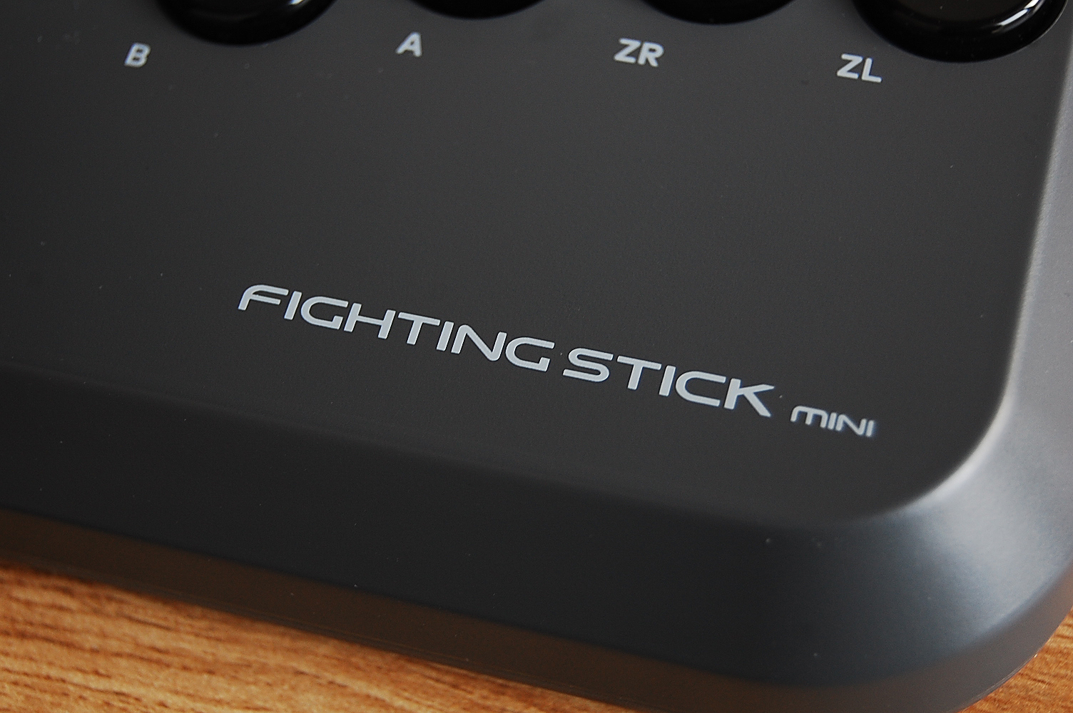 【レビュー】入門用の低価格アケコン『ファイティングスティックmini』 | INGSTE | イングスト